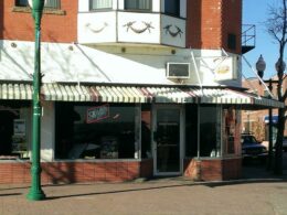 Arvada, CO Bars and Restaurants Happy Hours – Food and Drink Specials